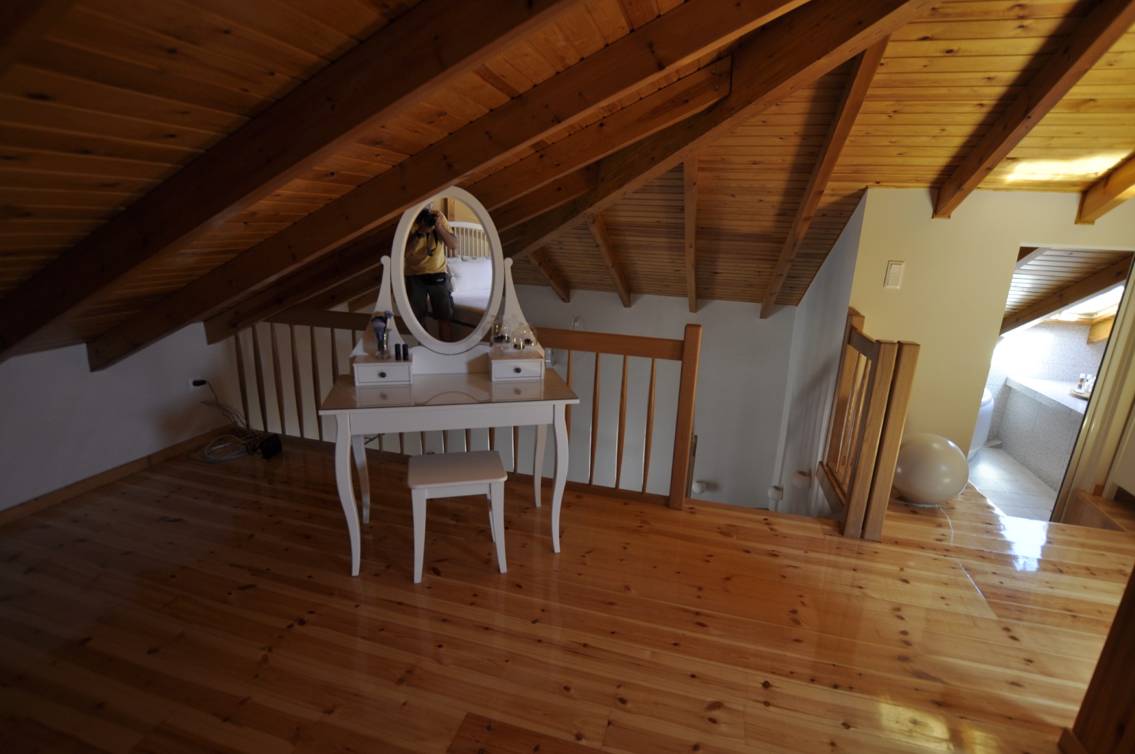 Σκάλες σοφίτας (και όχι μόνο). Ιδέες σχεδιασμού κλιμάκων